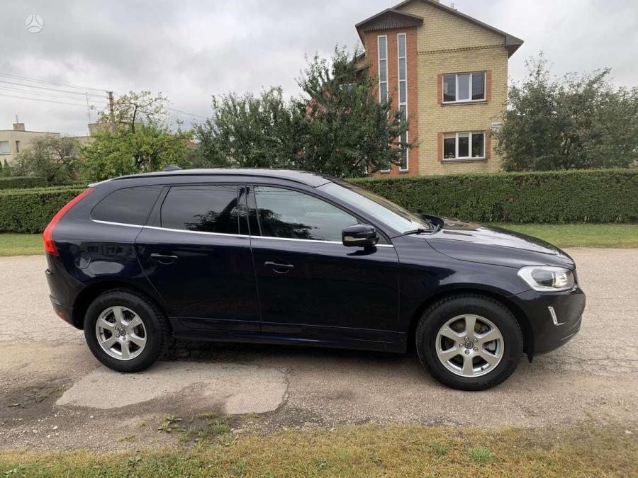 Blue Volvo XC60 2016 in Ukmerge, with an engine capacity of 2.00 L and mileage of 268 thousand km for 9950 €, photo 11 on AUTOMOTO.COM.LV