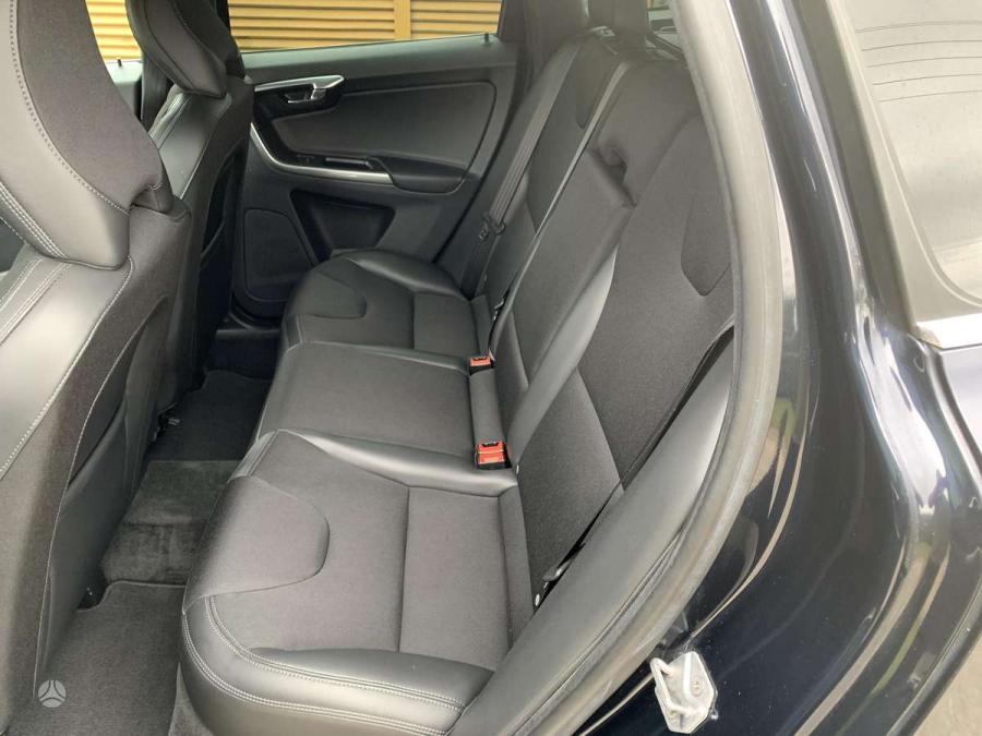 Blue Volvo XC60 2016 in Ukmerge, with an engine capacity of 2.00 L and mileage of 268 thousand km for 9950 €, photo 26 on AUTOMOTO.COM.LV