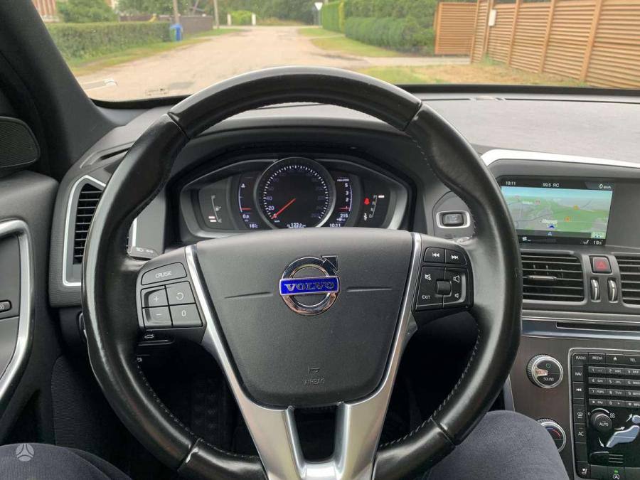 Blue Volvo XC60 2016 in Ukmerge, with an engine capacity of 2.00 L and mileage of 268 thousand km for 9950 €, photo 29 on AUTOMOTO.COM.LV