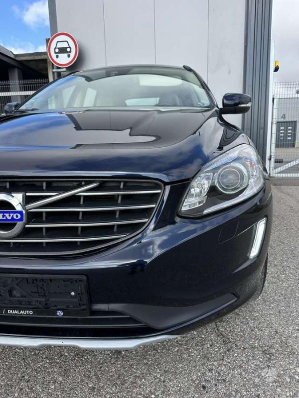 Blue Volvo XC60 2016 in Marijampole, with an engine capacity of 2.00 L and mileage of 311 thousand km for 9200 €, photo 3 on AUTOMOTO.COM.LV