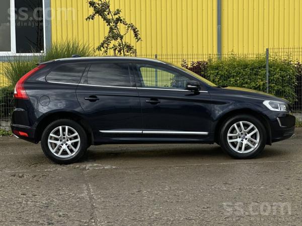 Blue Volvo XC60 2016 in Riga, with an engine capacity of 2.40 L and mileage of 222 thousand km for 15500 €, photo 3 on AUTOMOTO.COM.LV