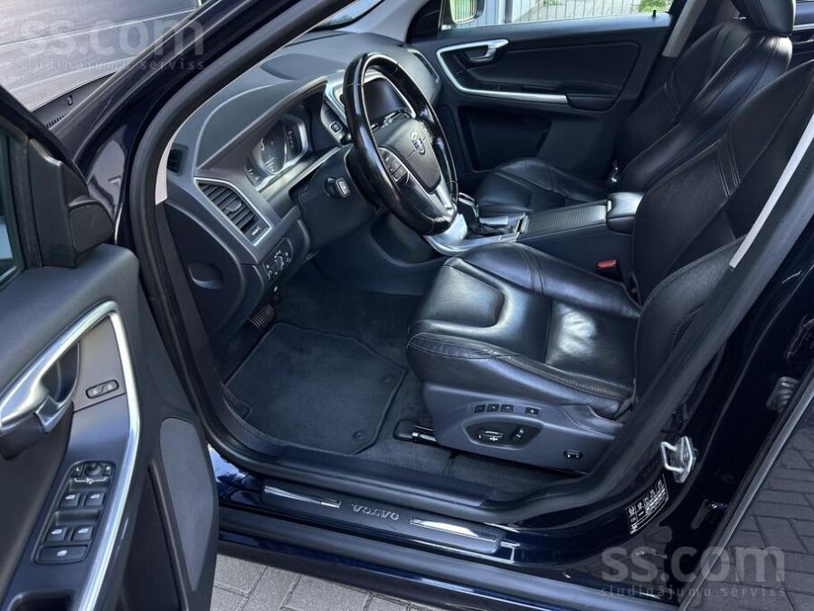 Zils Volvo XC60 2016 Rīga, ar dzinēja tilpumu 2.40 L un nobraukumu 222 tūkst. km par 15500 €, foto 11 vietnē AUTOMOTO.COM.LV