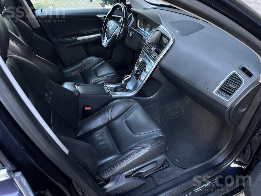 Zils Volvo XC60 2016 Rīga, ar dzinēja tilpumu 2.40 L un nobraukumu 222 tūkst. km par 15500 €, foto 21 vietnē AUTOMOTO.COM.LV