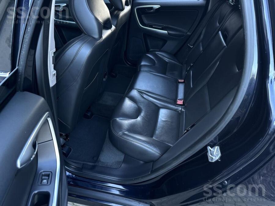 Zils Volvo XC60 2016 Rīga, ar dzinēja tilpumu 2.40 L un nobraukumu 222 tūkst. km par 15500 €, foto 23 vietnē AUTOMOTO.COM.LV