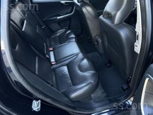 Zils Volvo XC60 2016 Rīga, ar dzinēja tilpumu 2.40 L un nobraukumu 222 tūkst. km par 15500 €, foto 24 vietnē AUTOMOTO.COM.LV