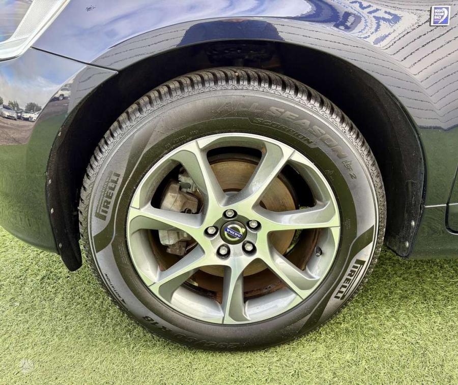 Zils Volvo XC60 2016 Panevēža, ar dzinēja tilpumu 1.97 L un nobraukumu 174 tūkst. km par 10900 €, foto 10 vietnē AUTOMOTO.COM.LV