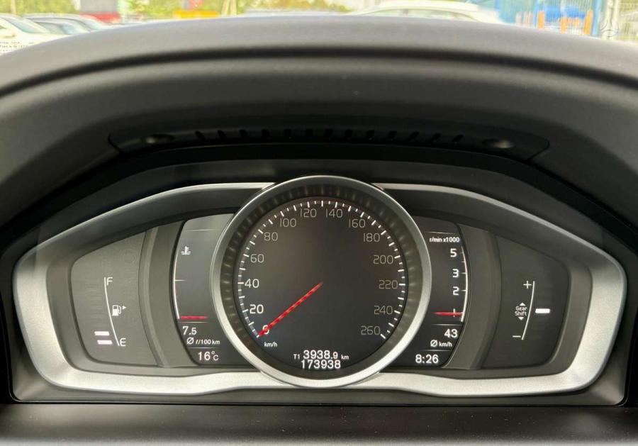 Zils Volvo XC60 2016 Panevēža, ar dzinēja tilpumu 1.97 L un nobraukumu 174 tūkst. km par 10900 €, foto 14 vietnē AUTOMOTO.COM.LV