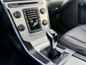 Zils Volvo XC60 2016 Panevēža, ar dzinēja tilpumu 1.97 L un nobraukumu 174 tūkst. km par 10900 €, foto 18 vietnē AUTOMOTO.COM.LV