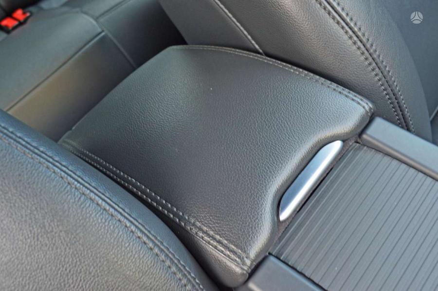 Blue Volvo XC60 2016 in Vilnius, with an engine capacity of 2.40 L and mileage of 100 thousand km for 17350 €, photo 18 on AUTOMOTO.COM.LV