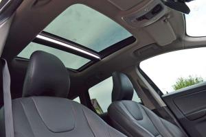 Blue Volvo XC60 2016 in Vilnius, with an engine capacity of 2.40 L and mileage of 100 thousand km for 17350 €, photo 19 on AUTOMOTO.COM.LV