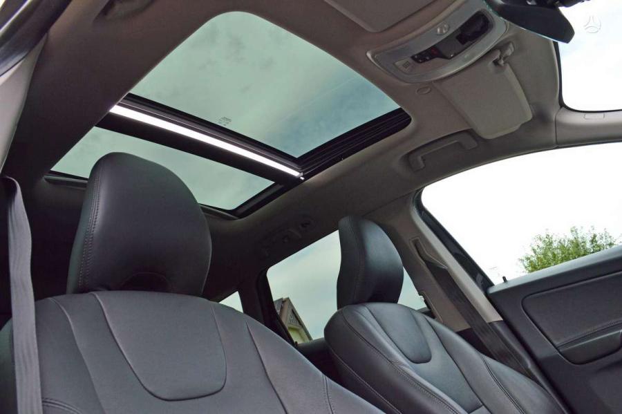 Blue Volvo XC60 2016 in Vilnius, with an engine capacity of 2.40 L and mileage of 100 thousand km for 17350 €, photo 19 on AUTOMOTO.COM.LV
