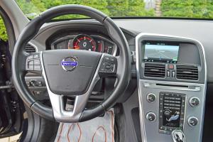 Blue Volvo XC60 2016 in Vilnius, with an engine capacity of 2.40 L and mileage of 100 thousand km for 17350 €, photo 20 on AUTOMOTO.COM.LV