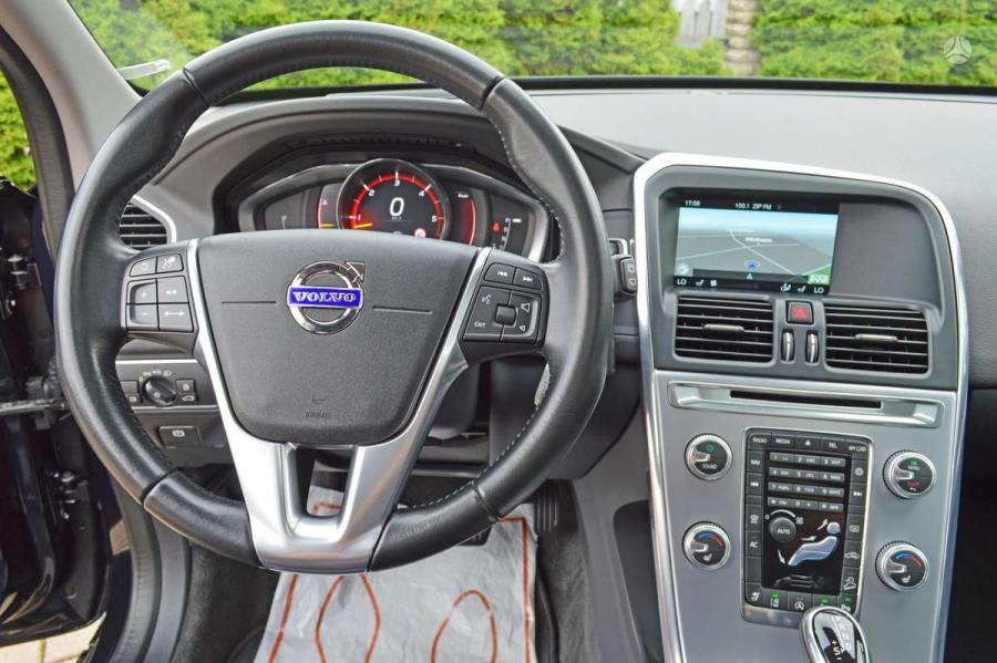 Blue Volvo XC60 2016 in Vilnius, with an engine capacity of 2.40 L and mileage of 100 thousand km for 17350 €, photo 20 on AUTOMOTO.COM.LV