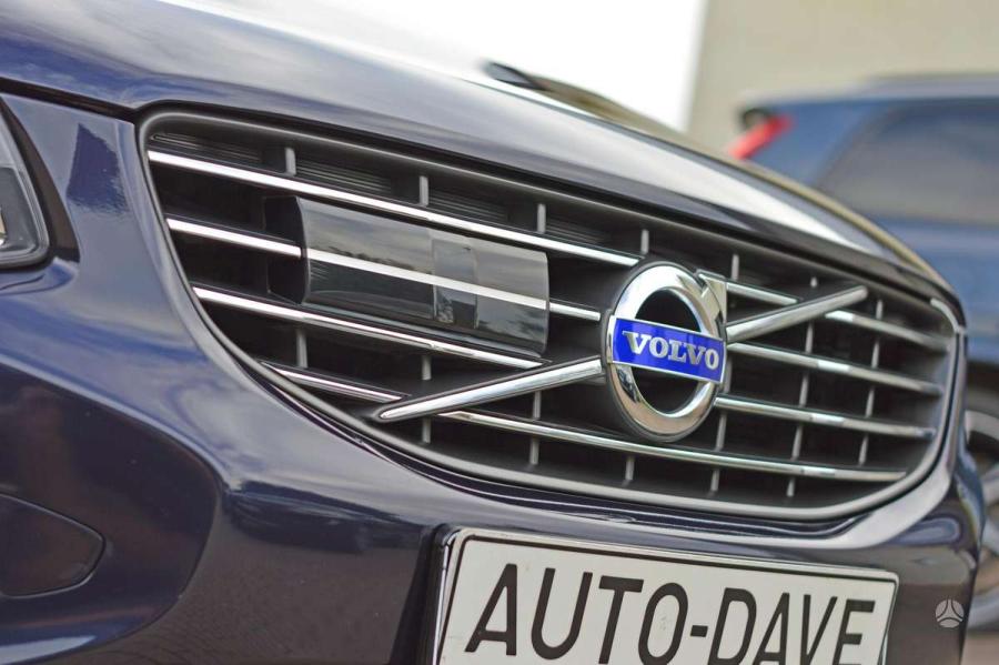 Blue Volvo XC60 2016 in Vilnius, with an engine capacity of 2.40 L and mileage of 100 thousand km for 17350 €, photo 32 on AUTOMOTO.COM.LV