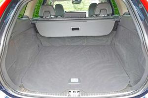 Blue Volvo XC60 2016 in Vilnius, with an engine capacity of 2.40 L and mileage of 100 thousand km for 17350 €, photo 40 on AUTOMOTO.COM.LV