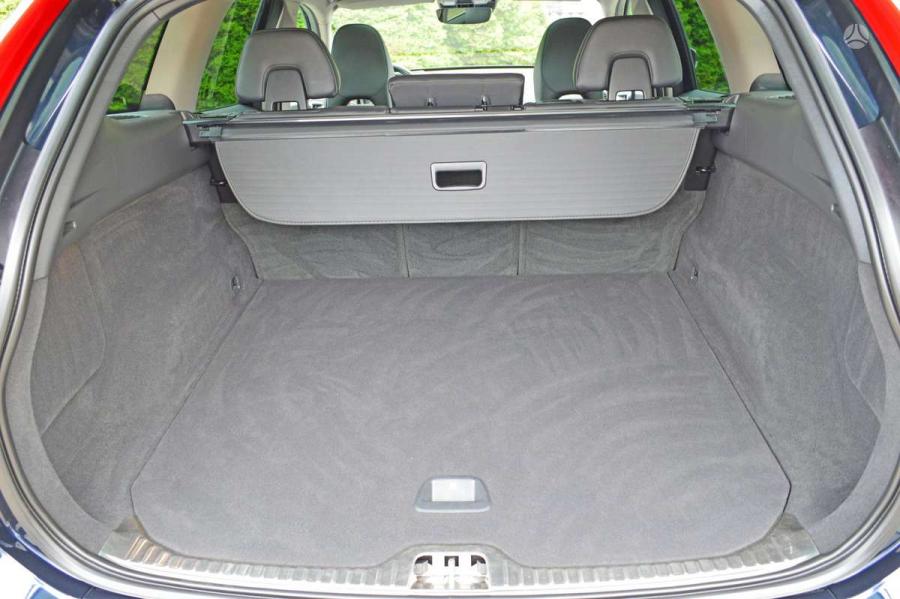 Blue Volvo XC60 2016 in Vilnius, with an engine capacity of 2.40 L and mileage of 100 thousand km for 17350 €, photo 40 on AUTOMOTO.COM.LV