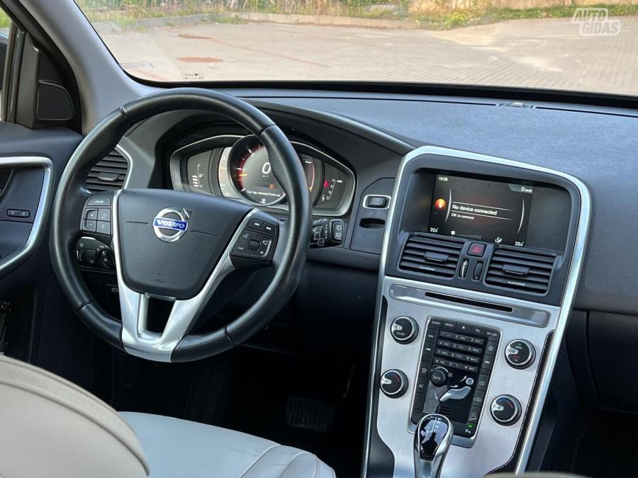 Zils Volvo XC60 2016 Utena, ar dzinēja tilpumu 2.40 L un nobraukumu 219 tūkst. km par 13300 €, foto 12 vietnē AUTOMOTO.COM.LV