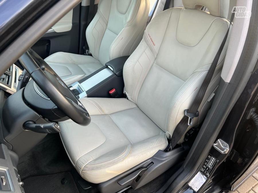 Zils Volvo XC60 2016 Utena, ar dzinēja tilpumu 2.40 L un nobraukumu 219 tūkst. km par 13300 €, foto 13 vietnē AUTOMOTO.COM.LV