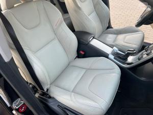 Zils Volvo XC60 2016 Utena, ar dzinēja tilpumu 2.40 L un nobraukumu 219 tūkst. km par 13300 €, foto 14 vietnē AUTOMOTO.COM.LV