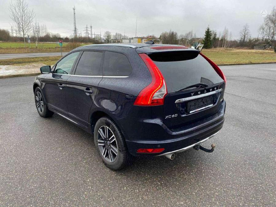 Blue Volvo XC60 2017 in Panevezys, with an engine capacity of 1.97 L and mileage of 235 thousand km for 10000 €, photo 5 on AUTOMOTO.COM.LV