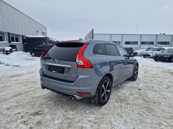 Blue Volvo XC60 2017 in Ukmerge, with an engine capacity of 2.40 L and mileage of 245 thousand km for 13850 €, photo 6 on AUTOMOTO.COM.LV