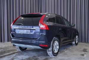 Blue Volvo XC60 2017 in Marijampole, with an engine capacity of 1.97 L and mileage of 303 thousand km for 11950 €, photo 11 on AUTOMOTO.COM.LV