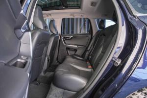 Blue Volvo XC60 2017 in Marijampole, with an engine capacity of 1.97 L and mileage of 303 thousand km for 11950 €, photo 30 on AUTOMOTO.COM.LV