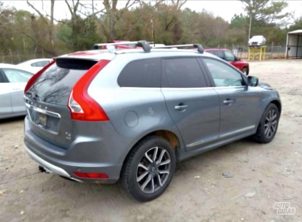 Blue Volvo XC60 2017 in Siauliai, with an engine capacity of 2.00 L and mileage of 265 thousand km for 8200 €, photo 3 on AUTOMOTO.COM.LV