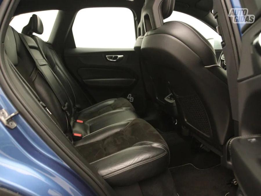 Blue Volvo XC60 2017 in Vilnius, with an engine capacity of 2.00 L and mileage of 282 thousand km for 19999 €, photo 16 on AUTOMOTO.COM.LV