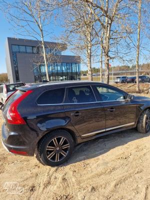 Blue Volvo XC60 2017 in Kaunas, with an engine capacity of 2.00 L and mileage of 107 thousand km for 14300 €, photo 3 on AUTOMOTO.COM.LV