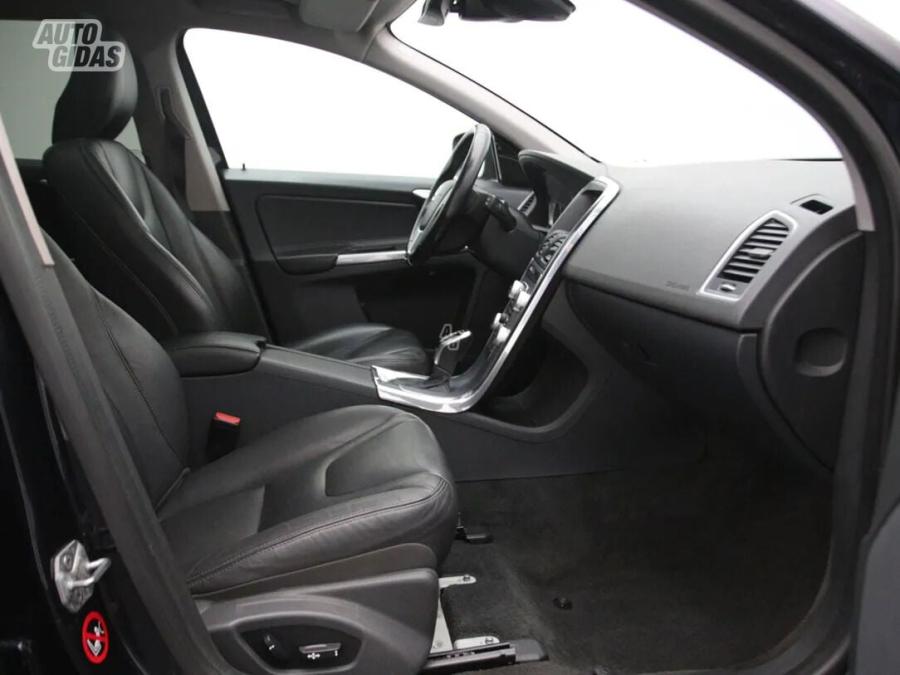 Zils Volvo XC60 2017 Viļņa, ar dzinēja tilpumu 2.00 L un nobraukumu 335 tūkst. km par 11999 €, foto 15 vietnē AUTOMOTO.COM.LV