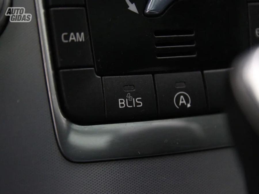 Zils Volvo XC60 2017 Viļņa, ar dzinēja tilpumu 2.00 L un nobraukumu 335 tūkst. km par 11999 €, foto 33 vietnē AUTOMOTO.COM.LV