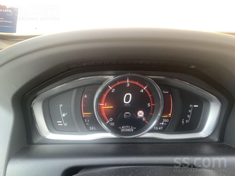 Zils Volvo XC60 2017 Jelgava, ar dzinēja tilpumu 2.00 L un nobraukumu 304 tūkst. km par 15500 €, foto 3 vietnē AUTOMOTO.COM.LV