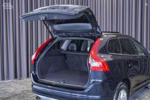 Blue Volvo XC60 2017 in Marijampole, with an engine capacity of 2.00 L and mileage of 303 thousand km for 10950 €, photo 13 on AUTOMOTO.COM.LV