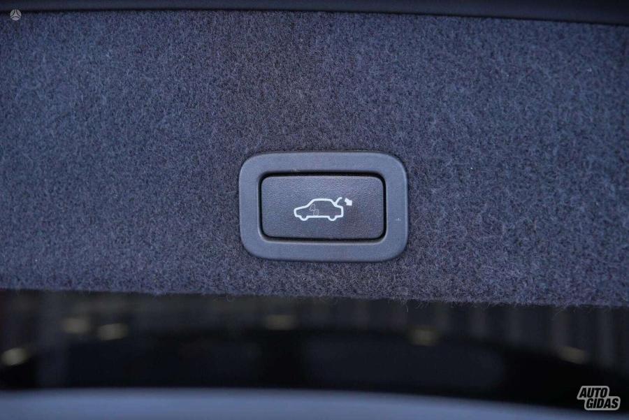 Blue Volvo XC60 2017 in Marijampole, with an engine capacity of 2.00 L and mileage of 303 thousand km for 10950 €, photo 15 on AUTOMOTO.COM.LV