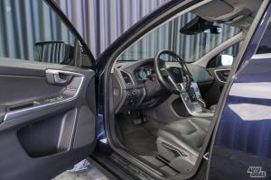 Blue Volvo XC60 2017 in Marijampole, with an engine capacity of 2.00 L and mileage of 303 thousand km for 10950 €, photo 23 on AUTOMOTO.COM.LV