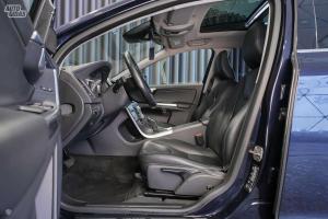 Blue Volvo XC60 2017 in Marijampole, with an engine capacity of 2.00 L and mileage of 303 thousand km for 10950 €, photo 25 on AUTOMOTO.COM.LV
