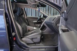 Blue Volvo XC60 2017 in Marijampole, with an engine capacity of 2.00 L and mileage of 303 thousand km for 10950 €, photo 34 on AUTOMOTO.COM.LV
