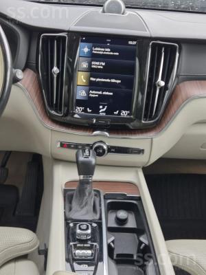 Zils Volvo XC60 2017 Rīga, ar dzinēja tilpumu 2.00 L un nobraukumu 230 tūkst. km par 20990 €, foto 12 vietnē AUTOMOTO.COM.LV