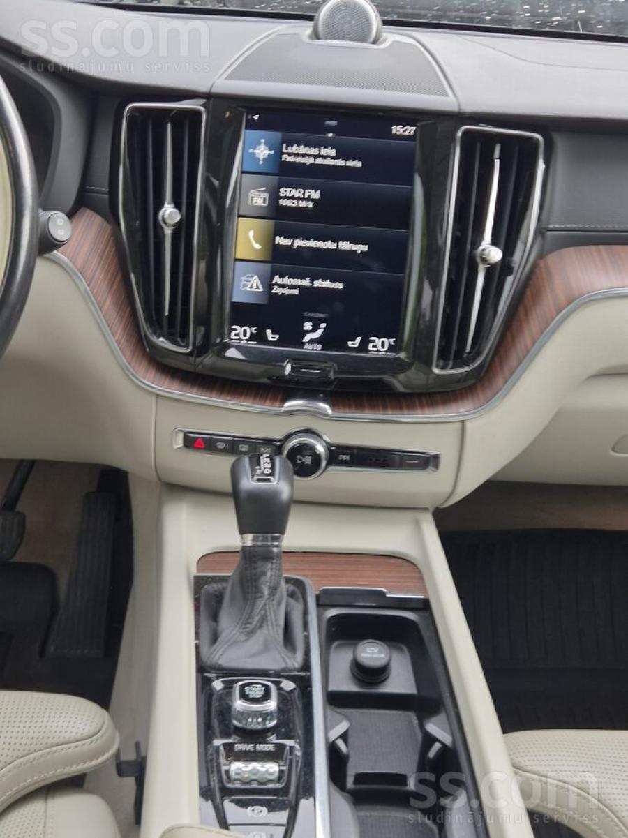 Zils Volvo XC60 2017 Rīga, ar dzinēja tilpumu 2.00 L un nobraukumu 230 tūkst. km par 20990 €, foto 12 vietnē AUTOMOTO.COM.LV