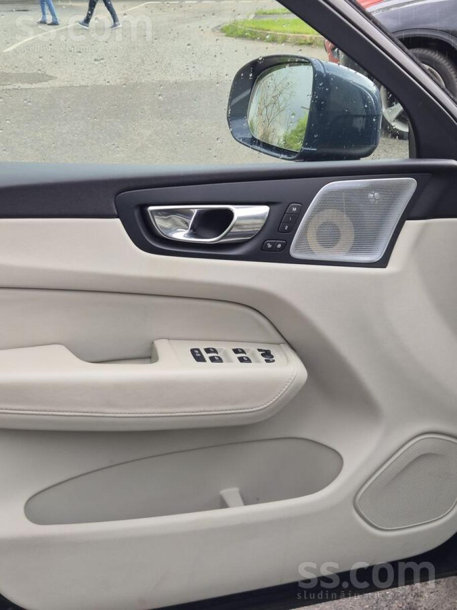 Zils Volvo XC60 2017 Rīga, ar dzinēja tilpumu 2.00 L un nobraukumu 230 tūkst. km par 20990 €, foto 13 vietnē AUTOMOTO.COM.LV