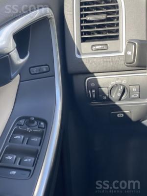 Zils Volvo XC60 2017 Rīga, ar dzinēja tilpumu 2.00 L un nobraukumu 0 tūkst. km par 17800 €, foto 13 vietnē AUTOMOTO.COM.LV