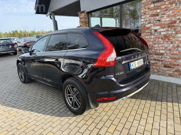 Blue Volvo XC60 2017 in Talsi, with an engine capacity of 2.40 L and mileage of 229 thousand km for 15500 €, photo 9 on AUTOMOTO.COM.LV