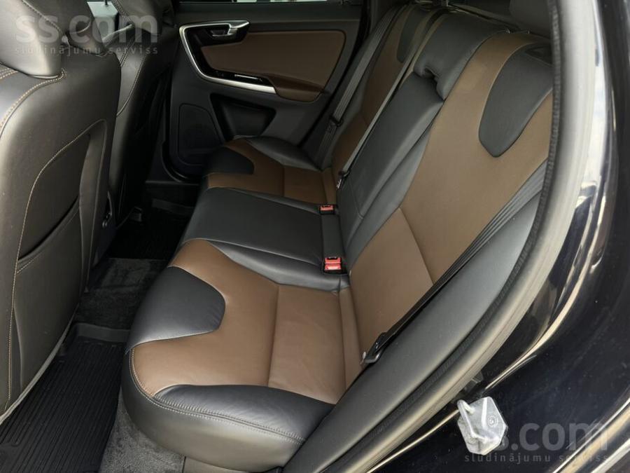 Zils Volvo XC60 2017 Talsi, ar dzinēja tilpumu 2.40 L un nobraukumu 229 tūkst. km par 15500 €, foto 17 vietnē AUTOMOTO.COM.LV