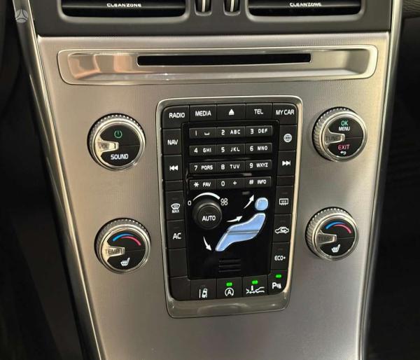 Blue Volvo XC60 2017 in Marijampole, with an engine capacity of 1.97 L and mileage of 327 thousand km for 11850 €, photo 3 on AUTOMOTO.COM.LV