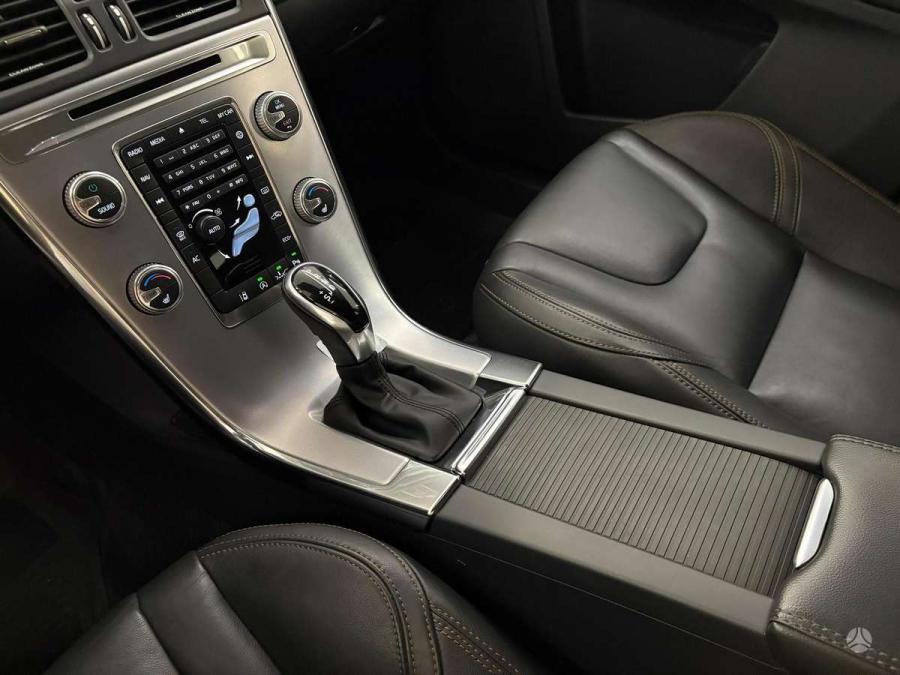 Zils Volvo XC60 2017 Marijampole, ar dzinēja tilpumu 1.97 L un nobraukumu 327 tūkst. km par 11850 €, foto 6 vietnē AUTOMOTO.COM.LV