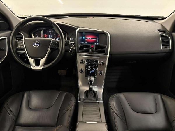 Blue Volvo XC60 2017 in Marijampole, with an engine capacity of 1.97 L and mileage of 327 thousand km for 11850 €, photo 6 on AUTOMOTO.COM.LV
