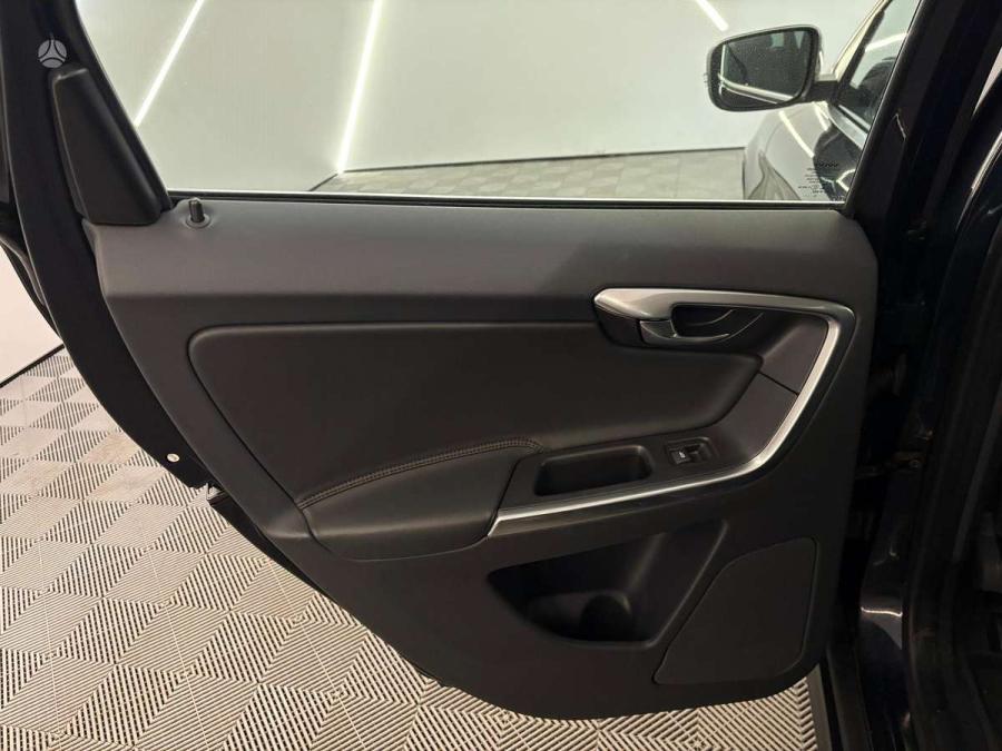 Zils Volvo XC60 2017 Marijampole, ar dzinēja tilpumu 1.97 L un nobraukumu 327 tūkst. km par 11850 €, foto 15 vietnē AUTOMOTO.COM.LV