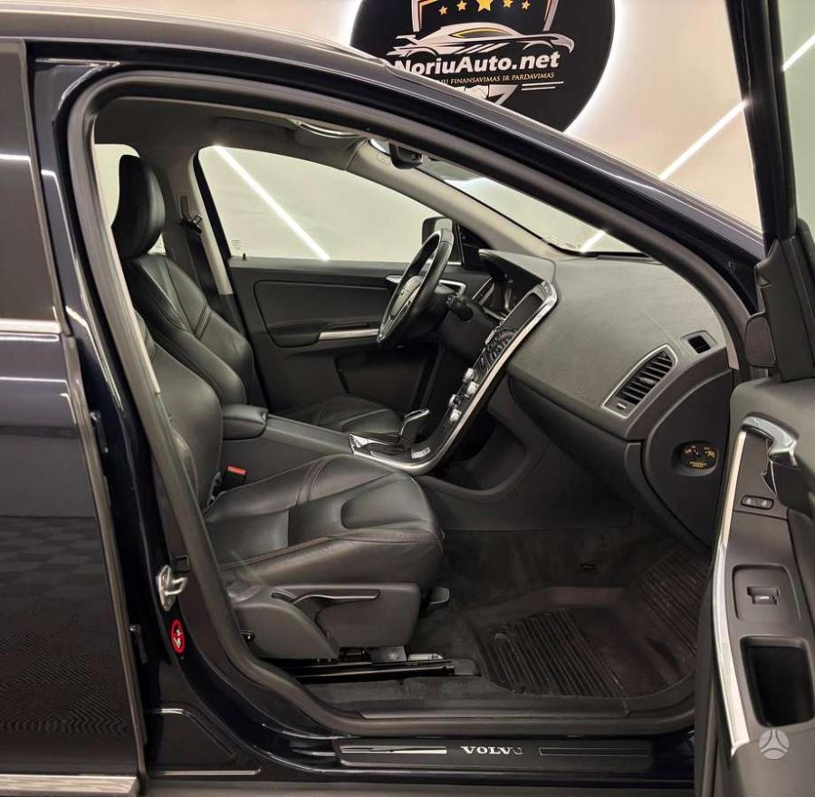 Zils Volvo XC60 2017 Marijampole, ar dzinēja tilpumu 1.97 L un nobraukumu 327 tūkst. km par 11850 €, foto 18 vietnē AUTOMOTO.COM.LV