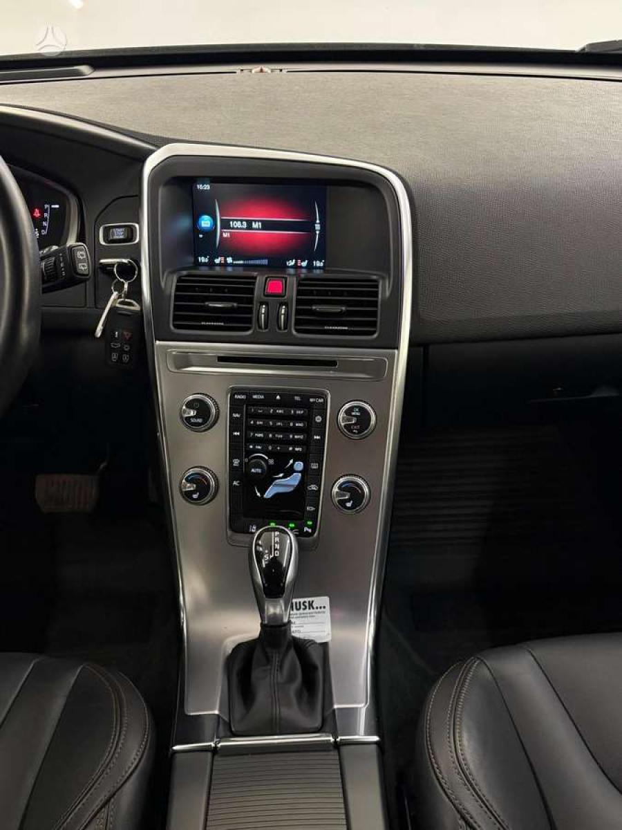 Zils Volvo XC60 2017 Marijampole, ar dzinēja tilpumu 1.97 L un nobraukumu 327 tūkst. km par 11850 €, foto 20 vietnē AUTOMOTO.COM.LV